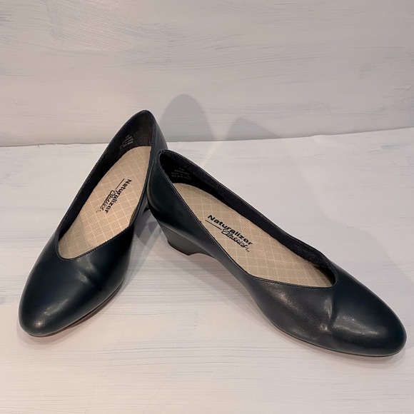 Naturalizer | Shoes | Naturalizer Classics Size 8w Navy Blue | Poshmark